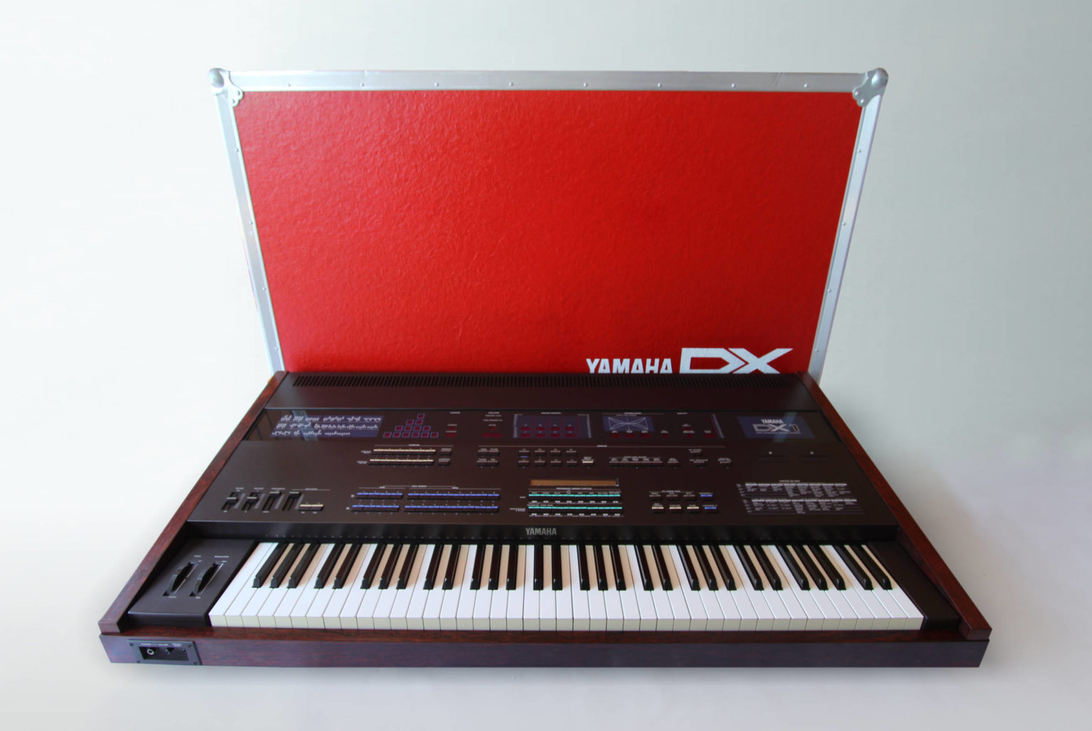 Yamaha DX1 Synthesizer (1983) | WOLF FASCINATIONS